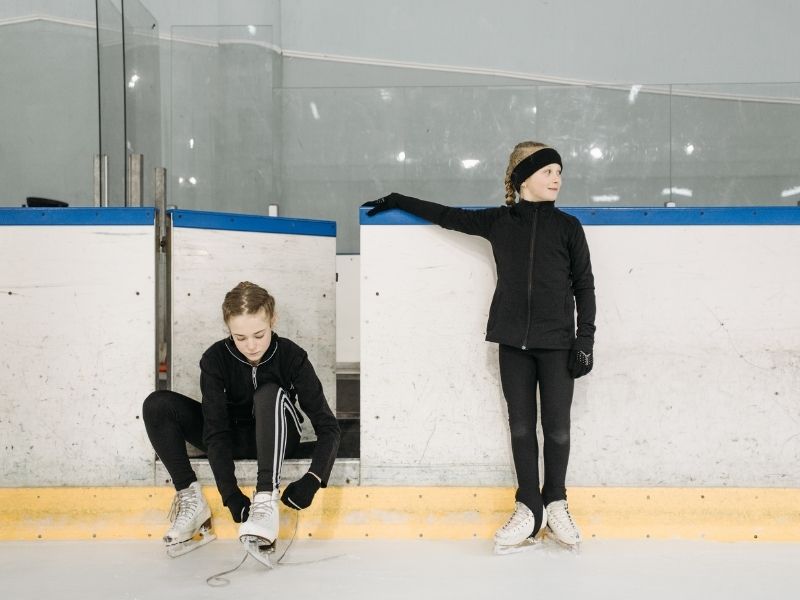 Roller Skating Outfits Winter Stay Stylish And Warm With These Must Have Winter Apparel Off